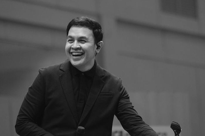 Biodata Artis Tulus, Pelantun Lagu 'Hati-Hati di Jalan' yang Borong 4 ...
