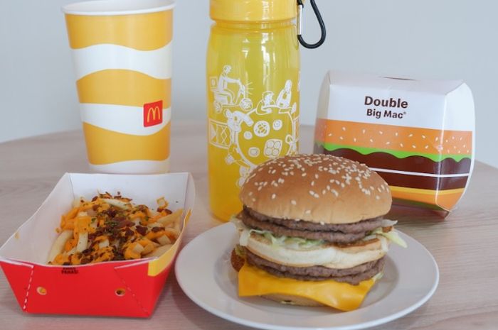 Beli Big Mac McFlavor Set, Bisa Dapat Colorful Bottle Terbaru McD Lho ...