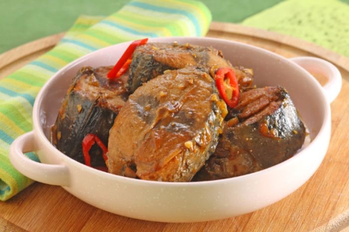 Resep Tongkol Masak Bumbu Iris, Menu Simple Dan Enak Untuk Makan Siang ...