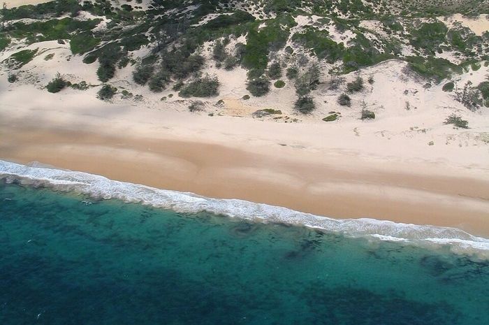 Punya Air Biru dan Pasir Putih, Ini 5 Pantai Tercantik di Dunia - Bobo
