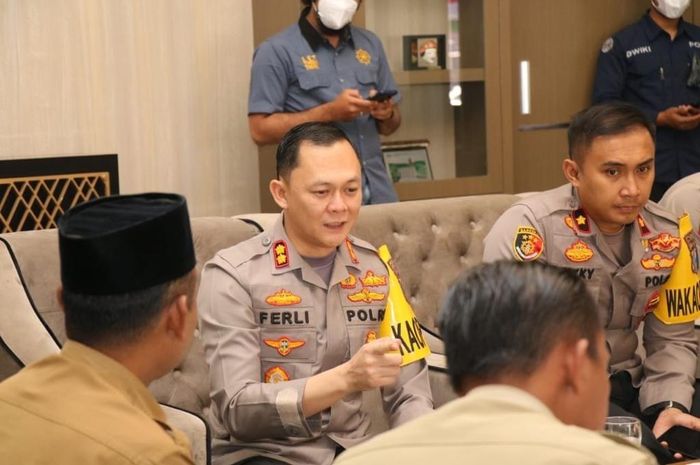 Profil Kapolres Malang AKBP Ferli Hidayat, Anak Buahnya Tembakkan Gas Air Mata di Tragedi ...