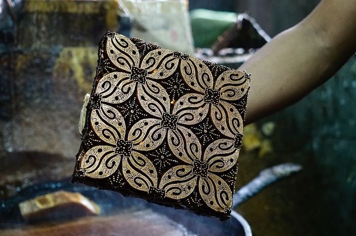 Mengenal Makna Filosofis Batik Kawung, Simbol Kehidupan Manusia - Adjar