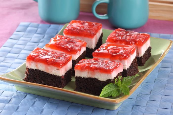 Resep Cokelat Cake Stroberi Enak, Cake Kecil Dan Lembut Dengan Tampilan ...