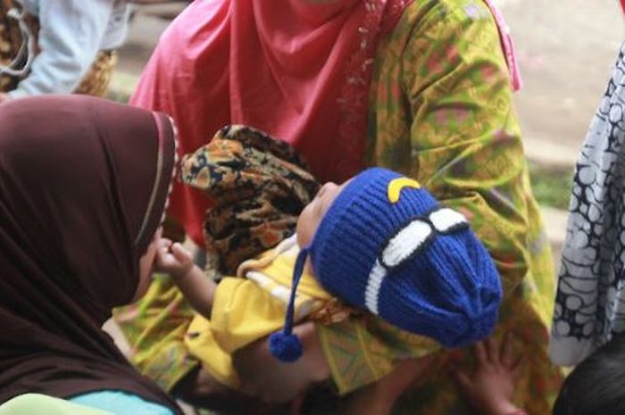 Inilah Cara dan Posisi yang Tepat Menyendawakan Bayi Setelah Menyusu ... Inilah Cara dan Posisi yang Tepat Menyendawakan Bayi Setelah Menyusu ...