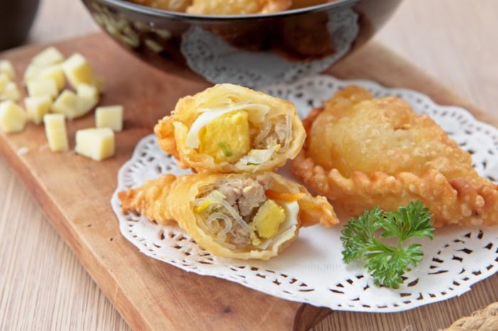 Petugas Katering Buka Suara, Cara Membuat Goreng Pastel Isi yang Renyah ...