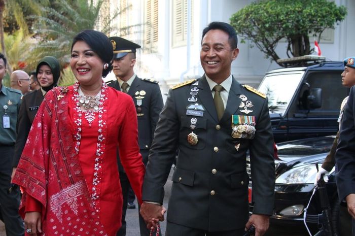 Mata Istri Panglima TNI Berkaca-kaca, Hetty Andika Perkasa Dengarkan ... Mata Istri Panglima TNI Berkaca-kaca, Hetty Andika Perkasa Dengarkan ...