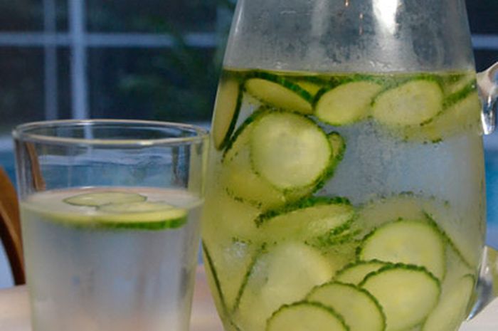 Semalaman Rendam Potongan Timun di Air Putih, Paginya Saat Diminum Auto ...