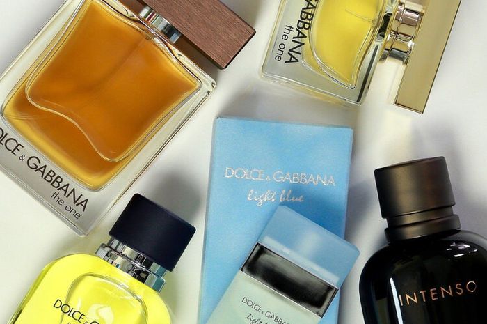 Mencolok Banget Ciri-cirinya, Begini Cara Membedakan Parfum Mahal Ori ...