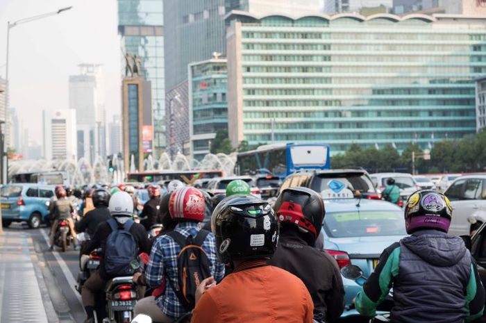 6 Contoh Pelanggaran Norma Hukum dan Sanksinya - Adjar 6 Contoh Pelanggaran Norma Hukum dan Sanksinya - Adjar