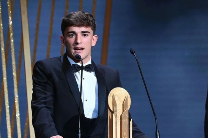Sah! Gavi Raih Penghargaan Golden Boy 2022, Barcelona Resmi Sejajar ...