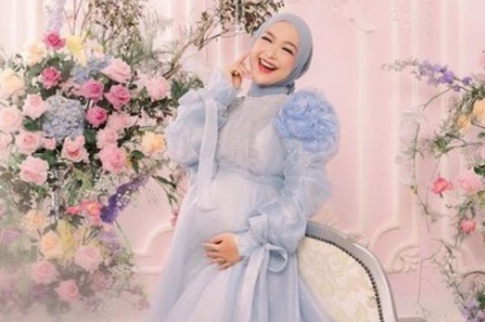 Kanal YouTubenya Diretas Hacker, Ria Ricis Akui Tak Ada Pekerjaannya ...