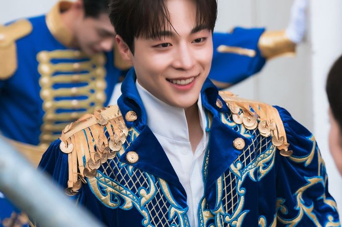 Profil Pemain Drama Korea Cheer Up Bae In Hyuk, Kapten Pemandu Sorak ...