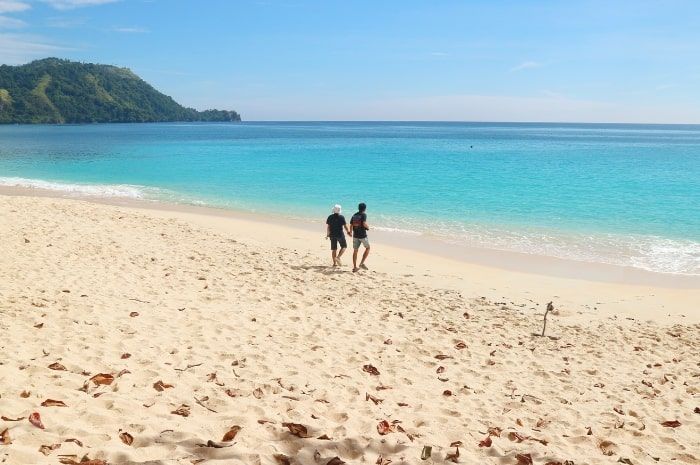 4 Pantai di Likupang Ini Bisa Jadi Destinasi Liburan Romantis bersama ...