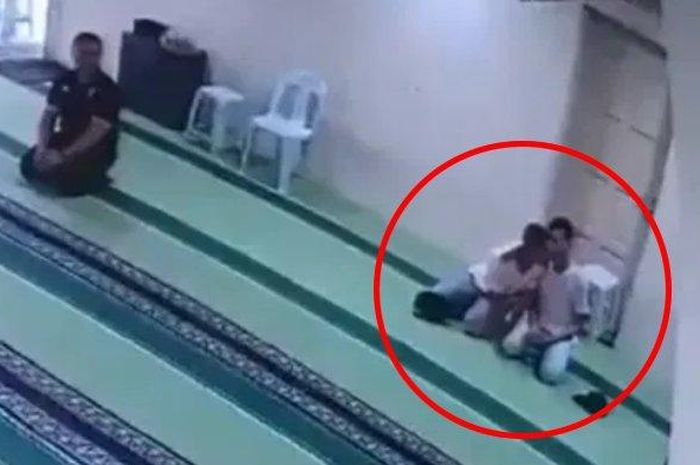 Aksi Mesum Dua Pria Di Masjid Terekam Cctv Nekat Mesra Mesraan Sampai
