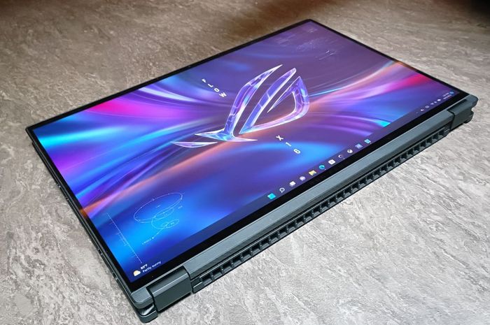 Kesan Pertama ASUS ROG Flow X16, Laptop Gaming Convertible Premium 16 ...