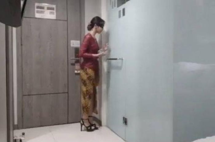 Terkuak! Ternyata Ini Alasan Khusus Pemeran Video Syur 16 Menit Memakai Kebaya Merah dan Rok ...