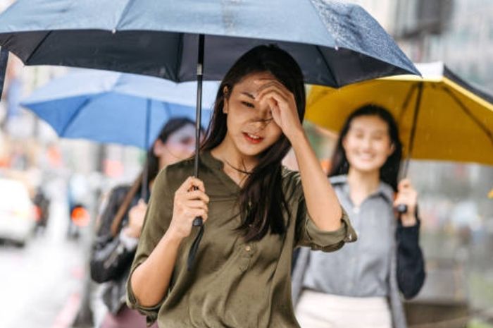 Musim Hujan, Ini 7 Cara Menjaga Daya Tahan Tubuh Agar Tidak Gampang Sakit, Harus Tidur Cukup!