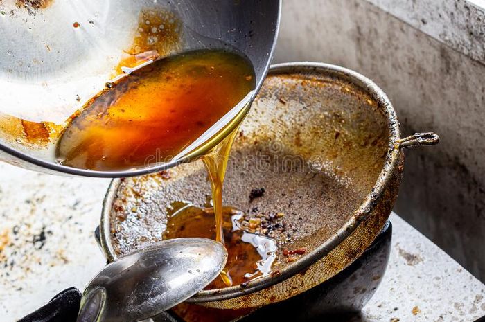 Cara Menghilangkan Bau Tengik pada Minyak Goreng, Cuma Cemplungkan 1 ...