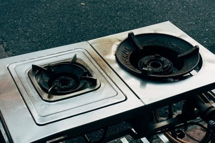 Tidak Perlu Diganti, Begini Cara Membersihkan Tungku Kompor Gas yang ...