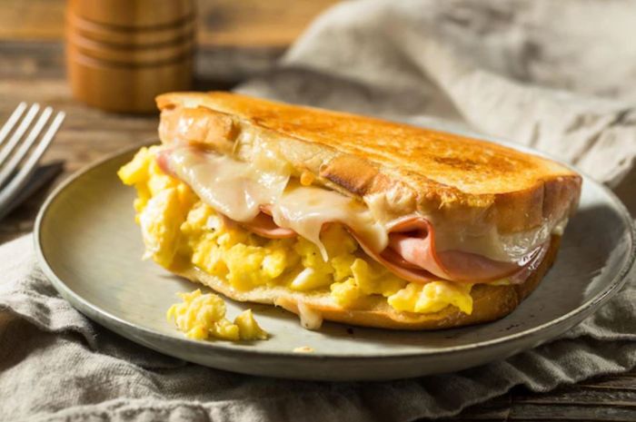 Inspirasi Bekal Sekolah Anak: Resep Scramble Egg Cheese Melt Super ...