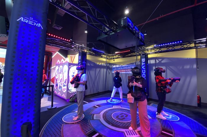 Seperti di Medan Perang Sungguhan, Ini Keseruan Main Game VR Hologate ...