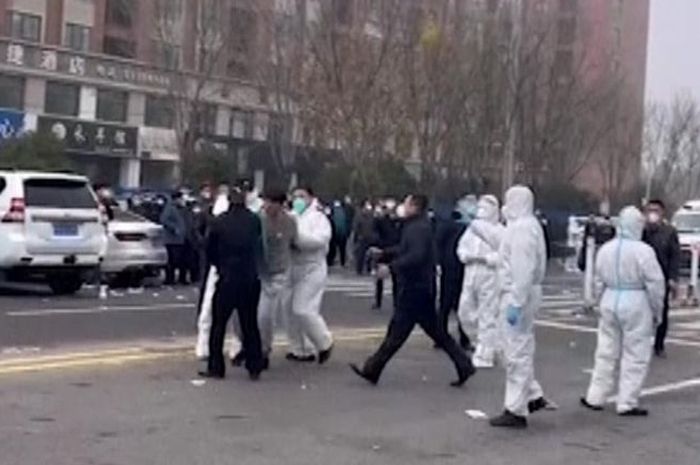 Buntut Kerusuhan Karyawan Foxconn, iPhone 14 Pro Terancam Langka! - Semua Halaman - MakeMac