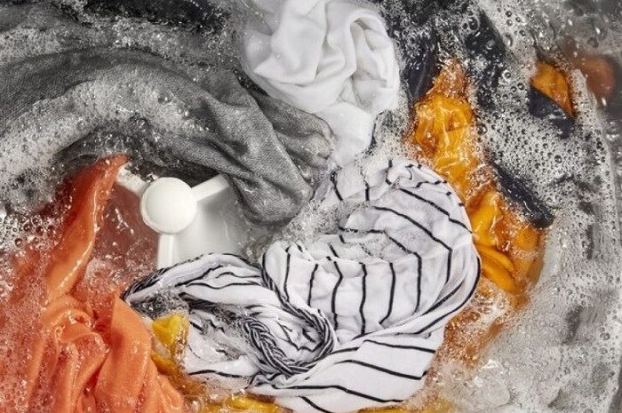Menghilangkan Noda Luntur pada Baju dengan Mudah, Ini Cara Mencucinya ...