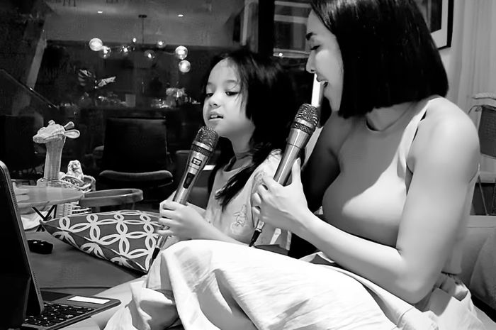 Gemas dengan Kebiasaan Gempi, Hati Gisel Luluh Lihat Foto Kondisi Putri ... Gemas dengan Kebiasaan Gempi, Hati Gisel Luluh Lihat Foto Kondisi Putri ...