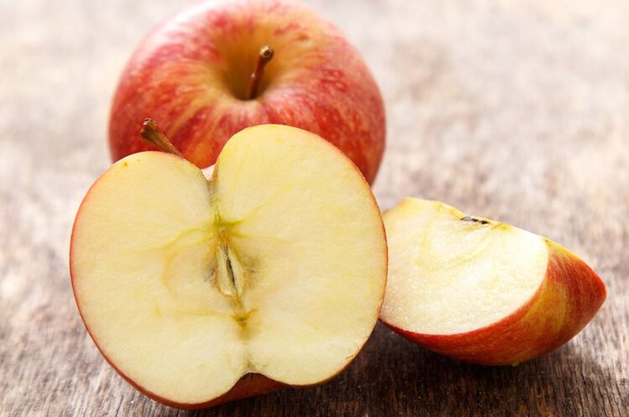 Bukan di Kulkas, Cara Simpan Potongan Apel Supaya Gak Hitam Pakai 3 ...