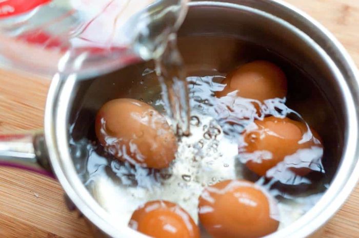 Tak Sengaja Lihat Dapur Warteg Langganan yang Kalau Rebus Telur ...