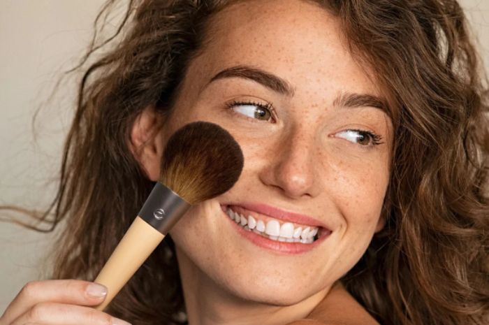 Sering Disepelekan! Inilah Cara Tepat Membersihkan Kuas Makeup Biar ... Sering Disepelekan! Inilah Cara Tepat Membersihkan Kuas Makeup Biar ...