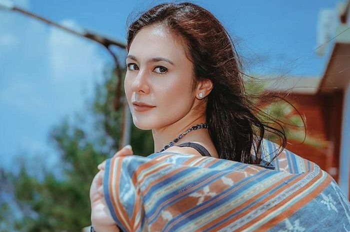 Kecantikannya Tak Pernah Sirna Sampai Gaet Berondong Tampan, Wulan Guritno Pamer Foto Berdua ...