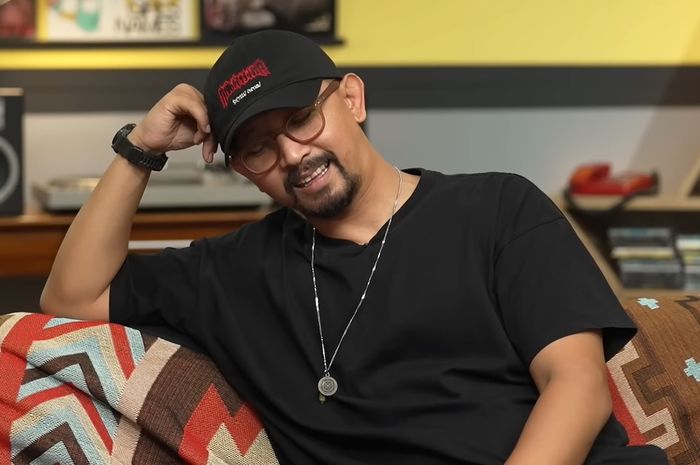 Ngomongin Poser, Vicky Mono: Gue Dulu Juga Pake T-shirt Band yang Gue ...