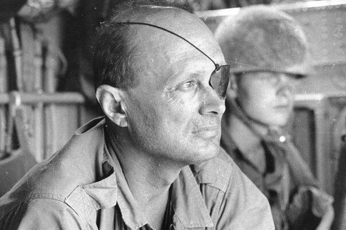 Moshe Dayan si Jenderal 'Bajak Laut' Israel Paling Legendaris - Intisari