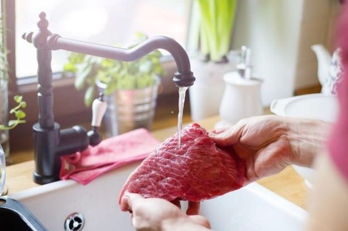 5 Langkah Mencuci Daging Di Rumah, Jadi Aman Dikonsumsi Tanpa Takut ...
