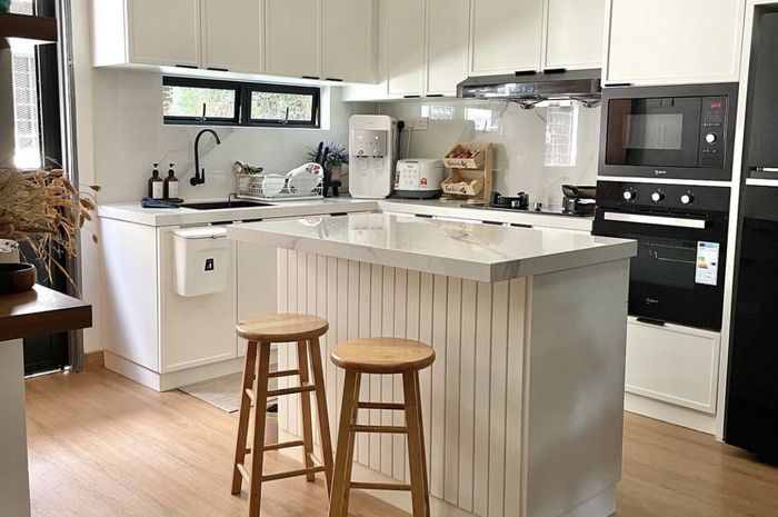 Ingin Foto Desain Dapur Mungil Tetap Rapi? Pasang Aksesoris Kitchen Set ...