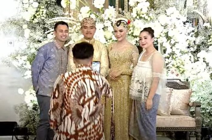 Raffi Ahmad - Nagita Slavina Kondangan ke Nikahan Kaesang dan Erina ...