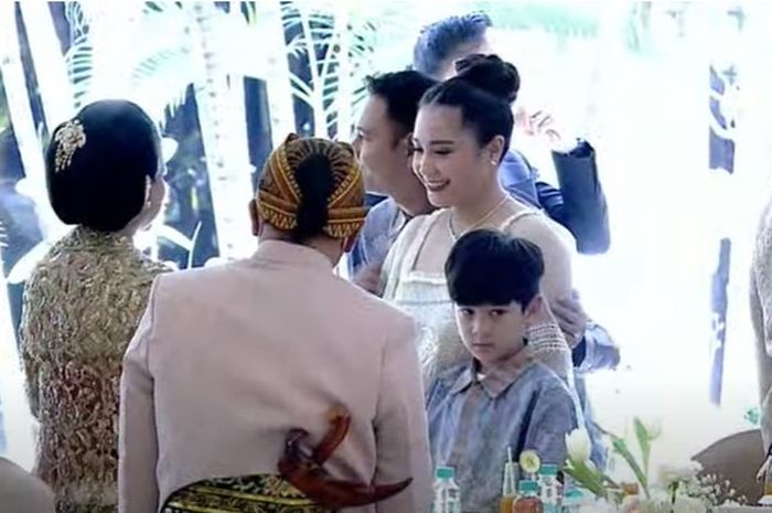 Cantiknya Nagita Slavina Saat Hadiri Pernikahan Kaesang dan Erina ... Cantiknya Nagita Slavina Saat Hadiri Pernikahan Kaesang dan Erina ...