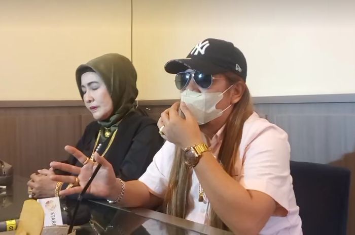 Laporkan Fitri Salhuteru Sahabat Nikita Mirzani ke Polisi, Indra Tarigan Serahkan Barang Bukti ...