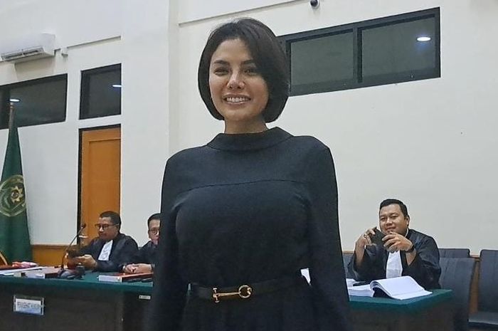 Nikita Mirzani Selalu Tampil Stylish Saat Sidang Kasus Dito Mahendra ...