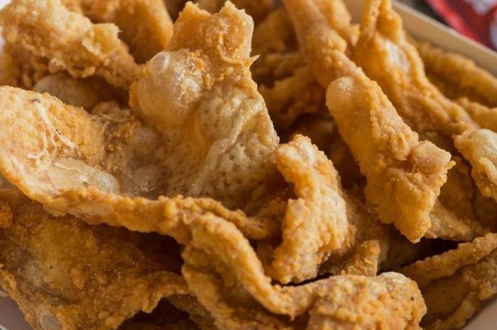 3 Cara Membuat Kulit Ayam Crispy Gurihnya Seperti Jajanan Kaki Lima ...