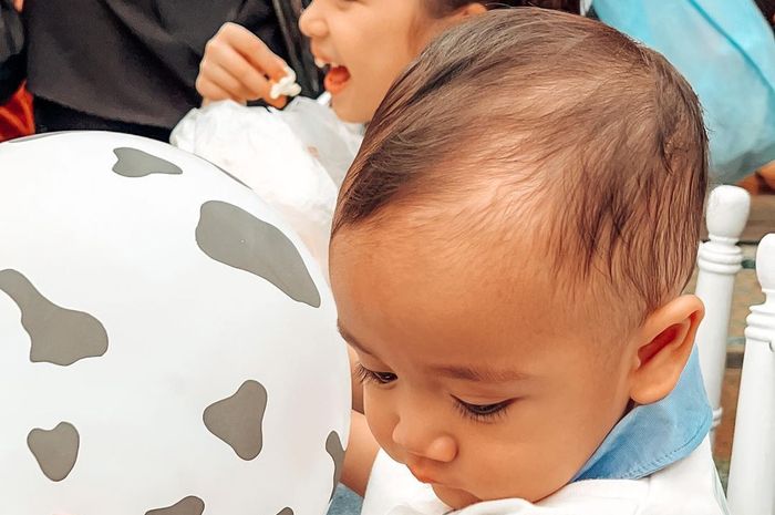 Hati Netizen Luluh Lihat Foto Gempi Akrab dengan Rayyanza Cipung ... Hati Netizen Luluh Lihat Foto Gempi Akrab dengan Rayyanza Cipung ...