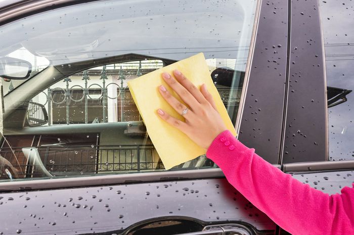 5 Kiat Merawat Mobil di Musim Hujan, Kaki Mobil Jangan Dilupakan - Nova