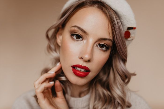Inspirasi Makeup Natal Flawless Glowing Anti Luntur Buat Acara Keluarga ...