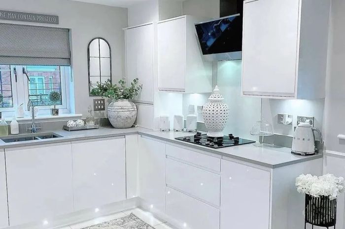 Pantes Foto Interiornya Ditiru, Desain Dapur Warna Putih Ternyata ...