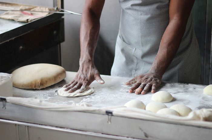 Apa yang Perlu Ditambahkan agar Adonan Roti Mengembang? - Adjar
