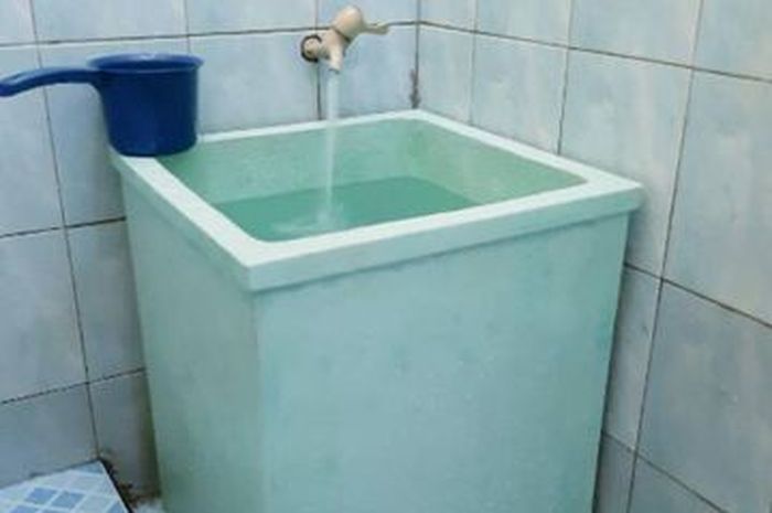 Tips Rontokan Kerak Di Bak Mandi, Pakai Bahan Ini Pasti kinclong Tanpa ... Tips Rontokan Kerak Di Bak Mandi, Pakai Bahan Ini Pasti kinclong Tanpa ...