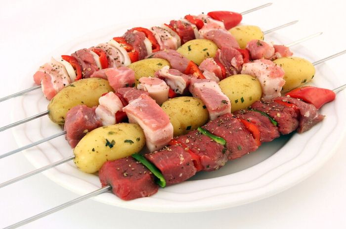 Cara Memanggang Daging Kebab yang Enak dan Matang Sempurna, Gunakan ...