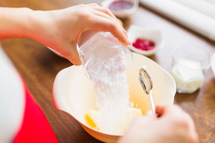 Hasilnya Renyah, Cara Bikin Adonan Tepung yang Crispy untuk Ayam Goreng ...