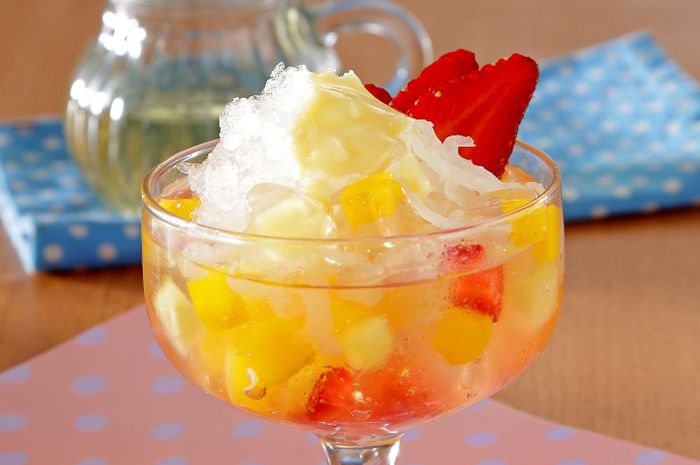 Resep Es Jeli Vanila Buah, Minuman Dingin Dengan Isian Aneka Buah Segar ...